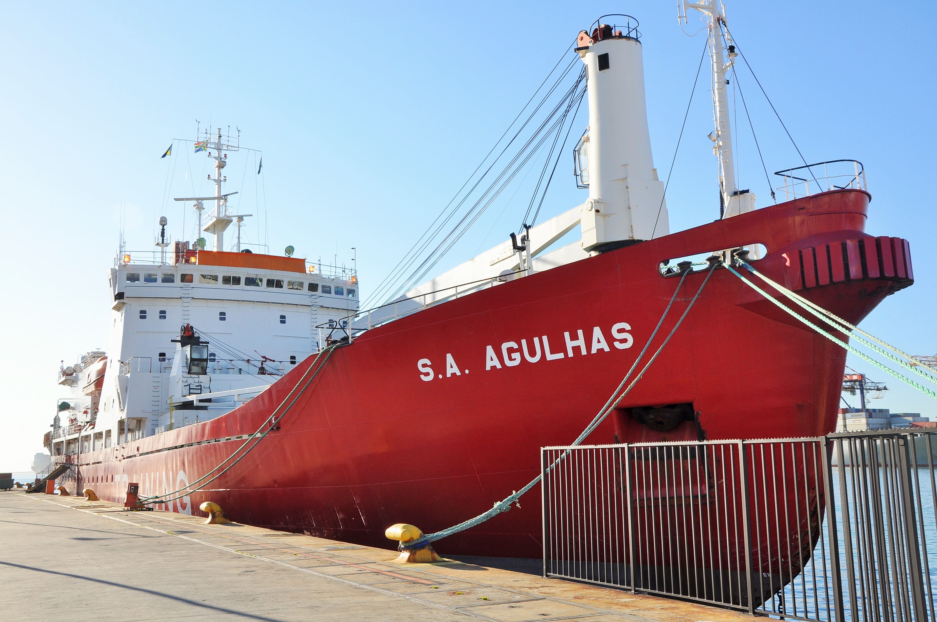 The SA Agulhas: South Africa’s midwife for historical training of ...