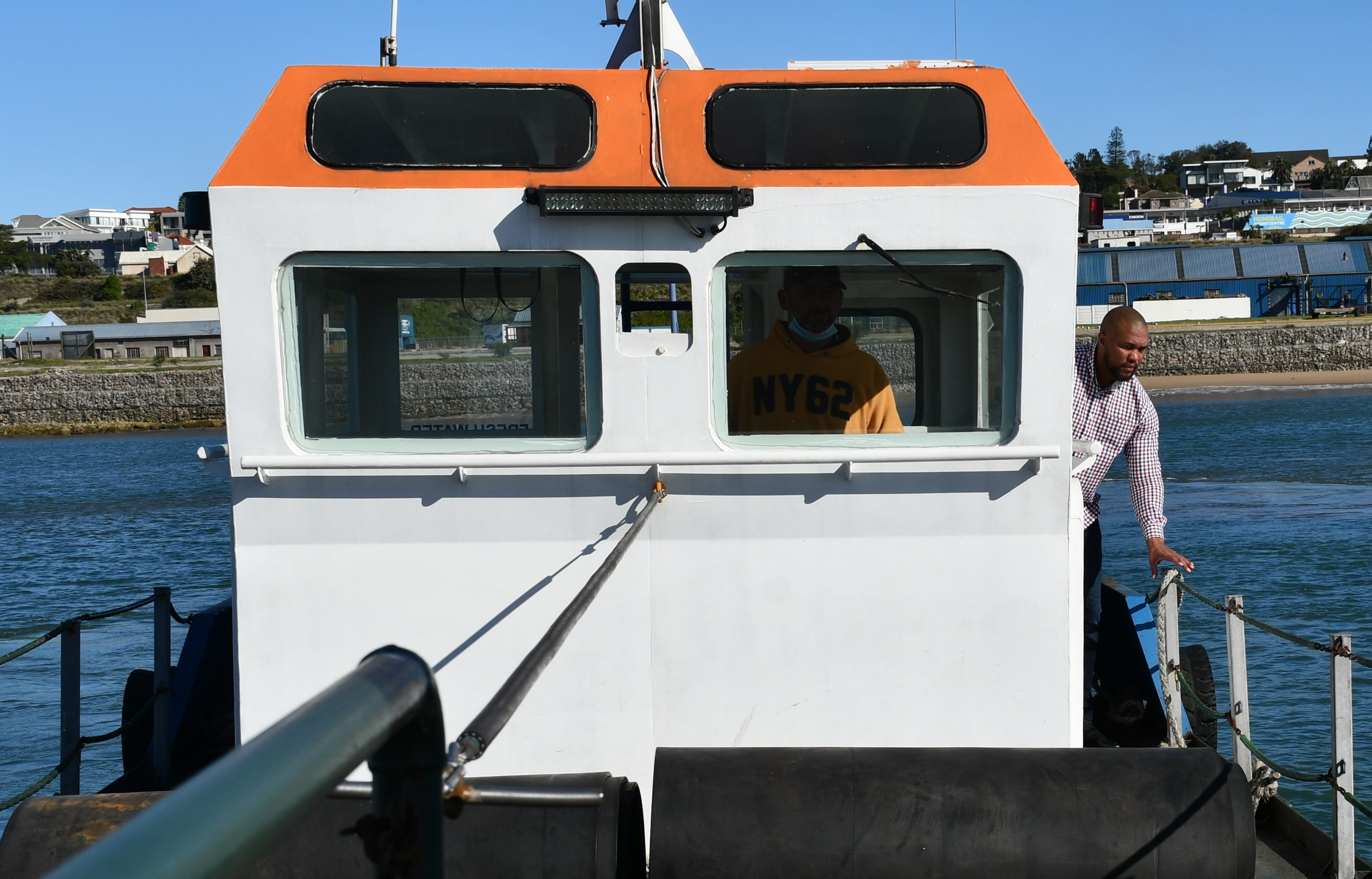 New off-shore bunkering services in SA break the wave for new novice ...